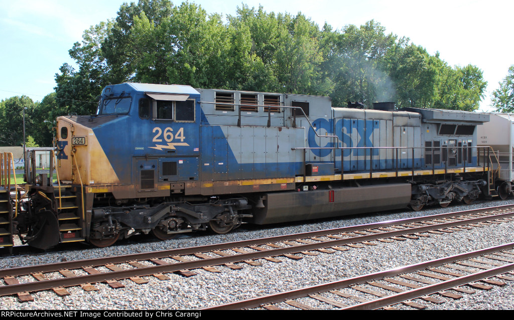 CSXT 264 on Q300-16